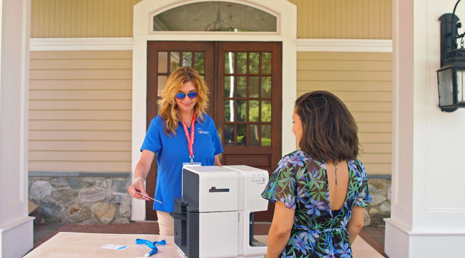 The best printer for oversized badges – Explore our SCC-4000D - SwiftColor